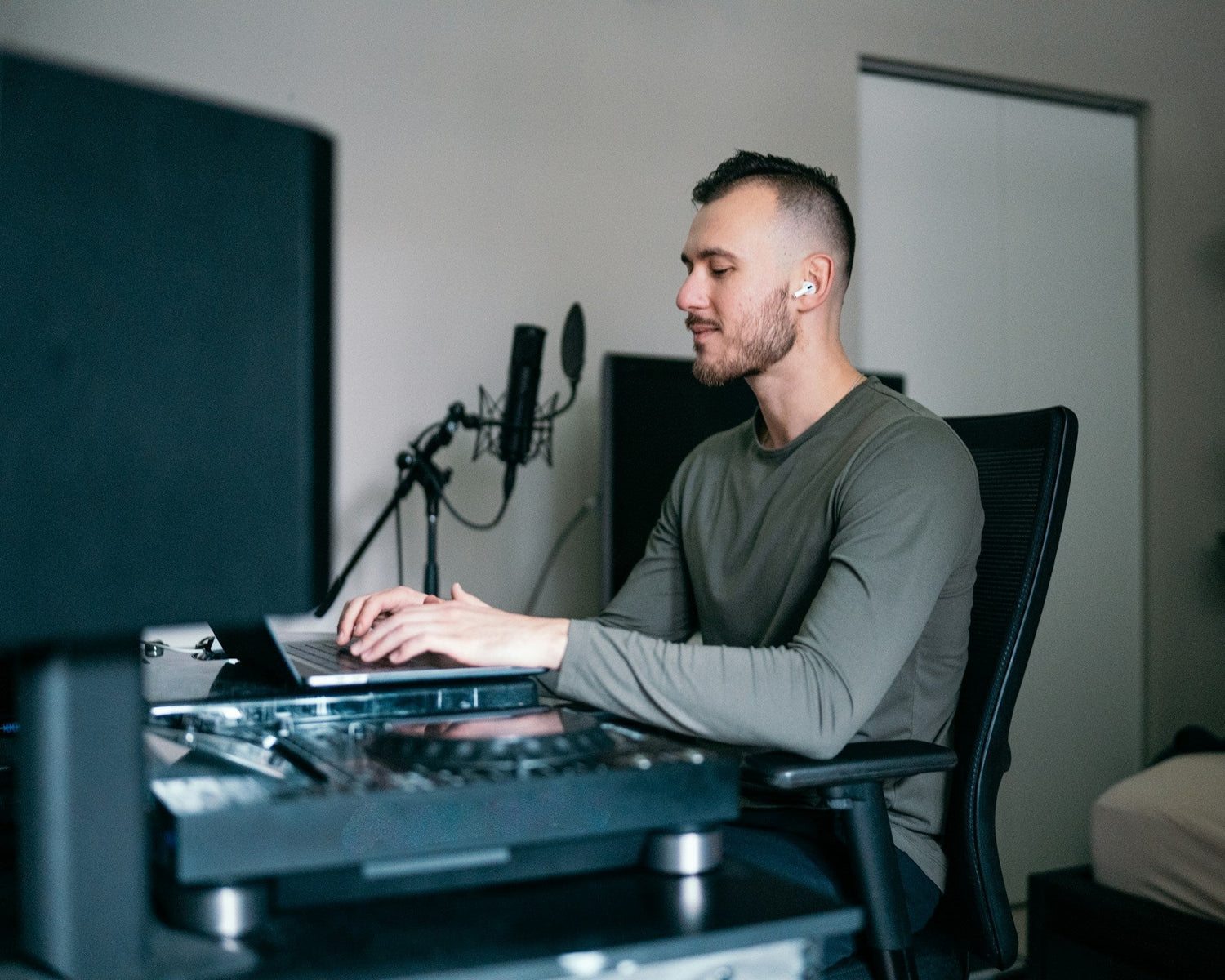 The Producer's Guide to First Reflection Points (Mirror Test Included ...